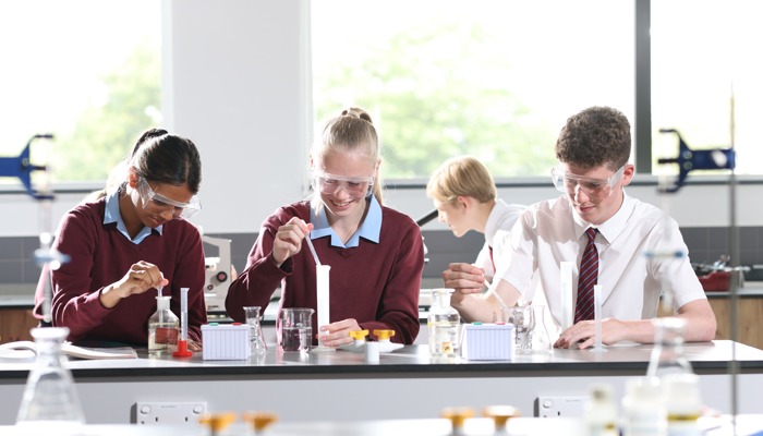 Our Curriculum at Key Stage 4 - The Broxbourne School